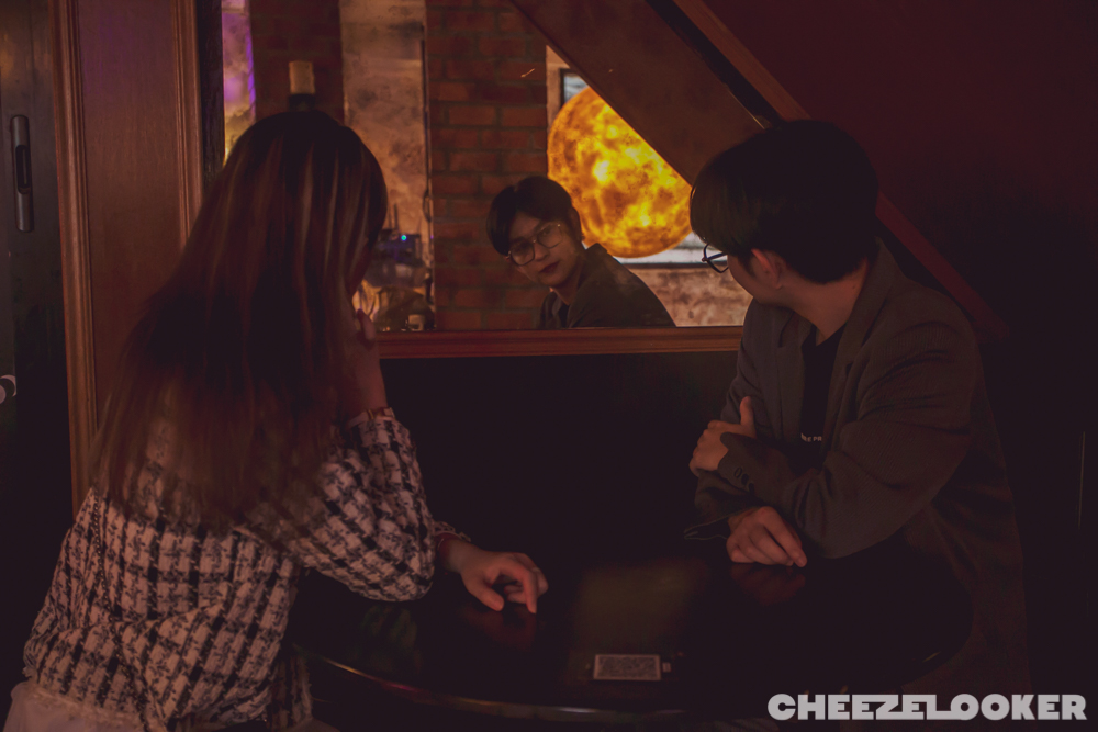 ชวนไปเช็คอิน "BLACKMOON" ROOFTOP BAR ย่านอารีย์ที่มีดวงจันทร์เป็นศูนย์กลาง!